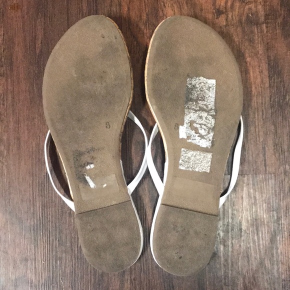 Y•not? | Shoes | Y Not White Sandals Size 8 | Poshmark